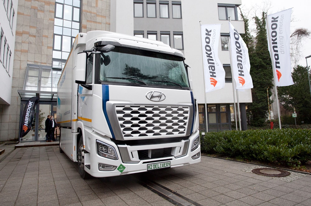 Hankook Tire launches road show with hydrogen-powered Hyundai XCIENT ...