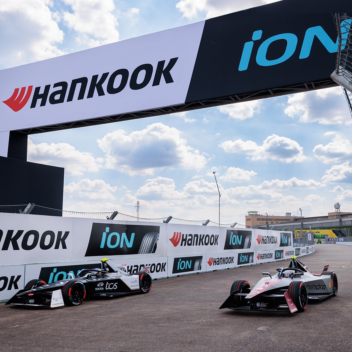 Hankook Middle East & Africa | Tires for EV, Passenger Cars, SUVs and more